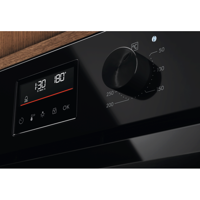 300 SurroundCook Varmluftsugn OOB308NB Inbyggnadsugn